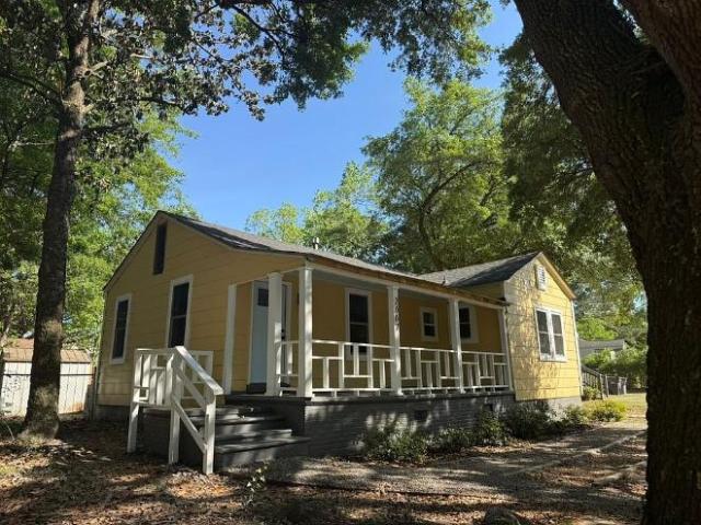 2 Br, 2 bath, Single Family 2667 Olympia Ave