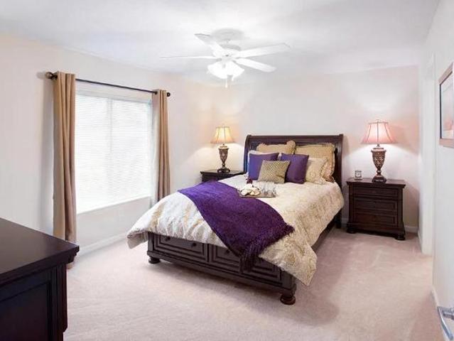 2 Br, 2 bath, Single Family 26800 Woodmont Dr