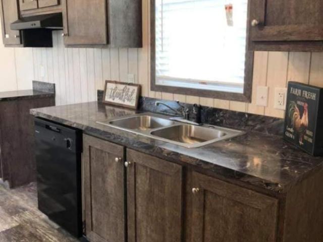 2 Br, 2 bath, Single Family 2705 Dryden Rd
