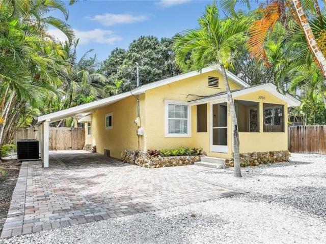 2 Br, 2 bath, Single Family 2780 Weeks Ave