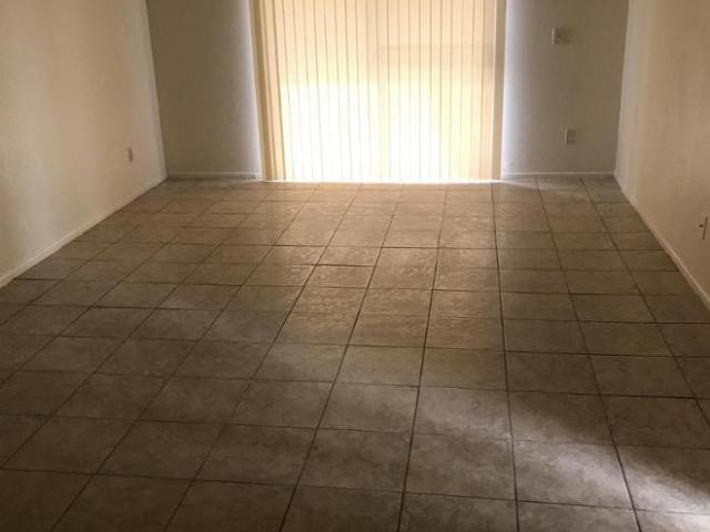 2 Br, 2 bath, Single Family 2807 East Marconi Avenue