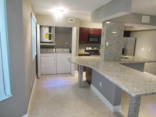 2 Br, 2 bath, Single Family 2881 N Oakland Forest Dr