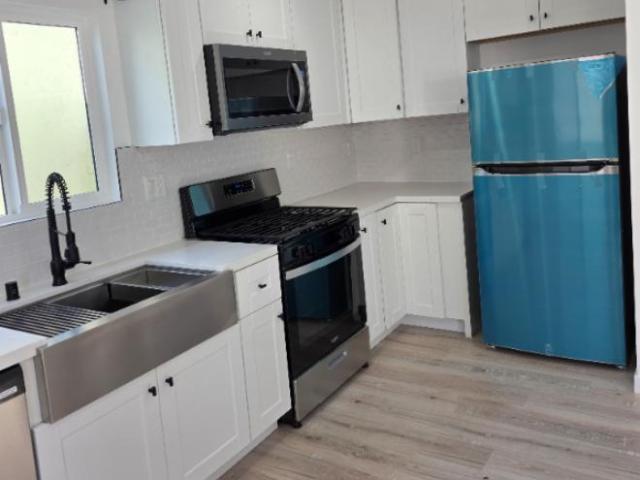 2 Br, 2 bath, Single Family 2895 Canal Avenue