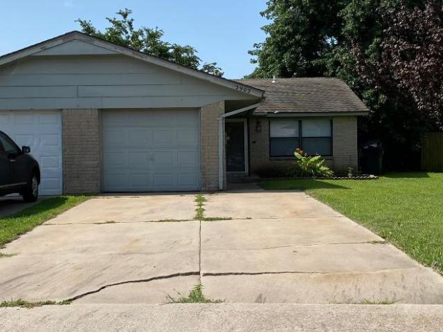 2 Br, 2 bath, Single Family 2902 SW 86th Street