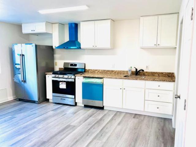 2 Br, 2 bath, Single Family 2977 Sydney Way