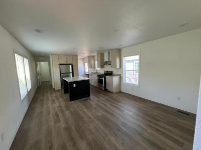 2 Br, 2 bath, Single Family 2000 E Frontier Ave