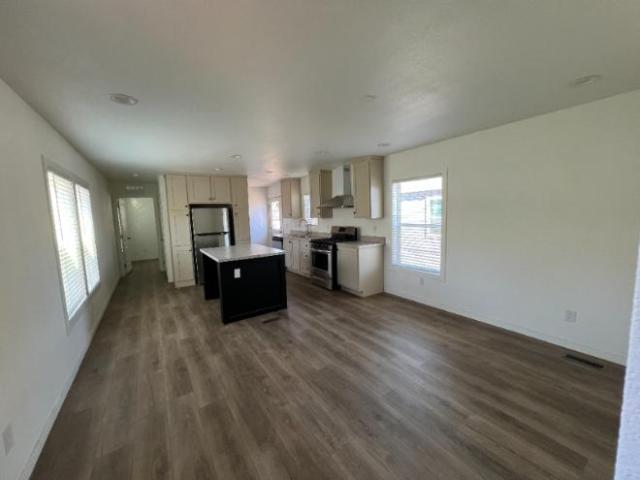 2 Br, 2 bath, Single Family 2000 E Frontier Ave
