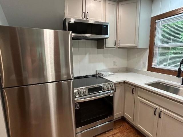 2 Br, 2 bath, Single Family 207 Fairview Rd