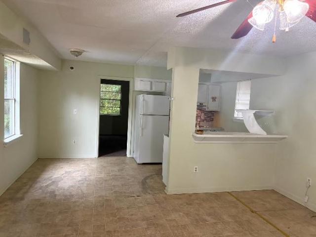 2 Br, 2 bath, Single Family 207 Old Crow Rd
