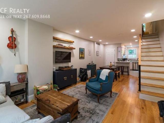 2 Br, 2 bath, Single Family 2042 E Fletcher Street