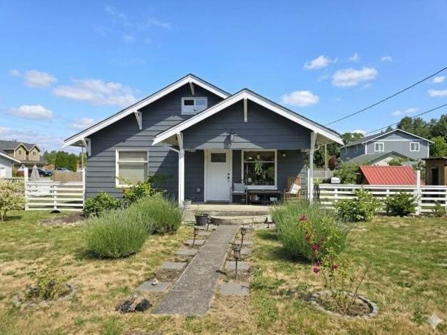 2 Br, 2 bath, Single Family 204 Van Trump Ave NE