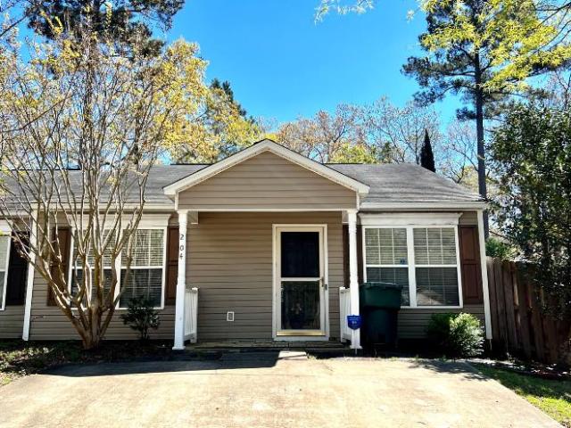 2 Br, 2 bath, Single Family 204 Ashewood Commons Dr