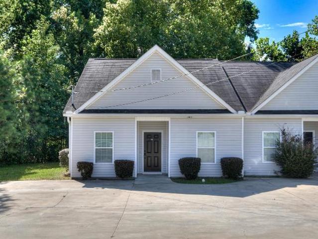 2 Br, 2 bath, Single Family 205 Old Berzelia Road