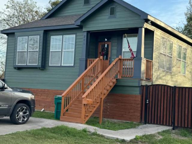 2 Br, 2 bath, Single Family 206 12th St