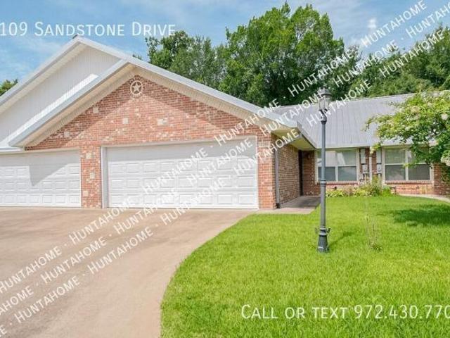 2 Br, 2 bath, Single Family 2109 Sandstone Drive