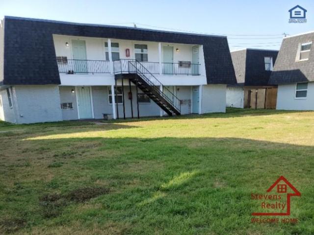 2 Br, 2 bath, Single Family 2111 Nw Lindy Ave