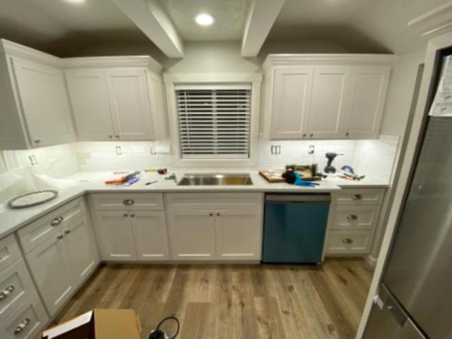 2 Br, 2 bath, Single Family 21255 Wilamette Drive