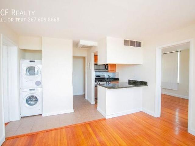 2 Br, 2 bath, Single Family 2135 Walnut St