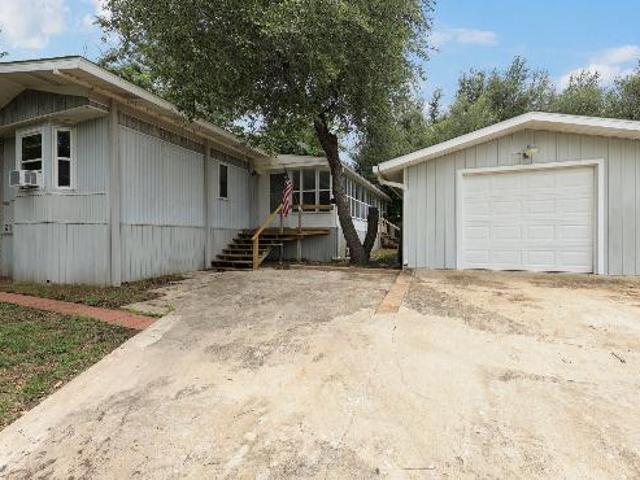2 Br, 2 bath, Single Family 215 Spanish Oak Dr