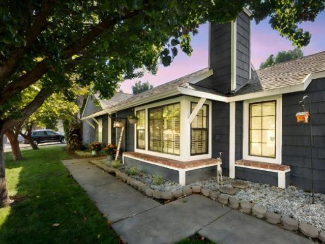 2 Br, 2 bath, Single Family 2178 Sandcastle Way