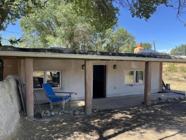 2 Br, 2 bath, Single Family 223 Ranchitos Road