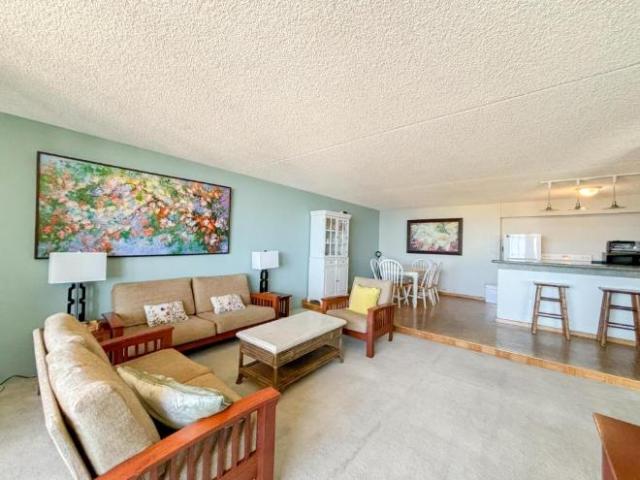 2 Br, 2 bath, Single Family 2240 Khi Ave