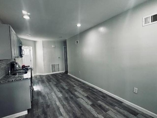 2 Br, 2 bath, Single Family 228 South Edgewood Street
