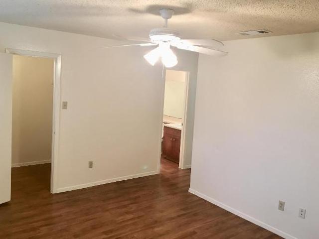 2 Br, 2 bath, Single Family 2305 Rising Sun Cove