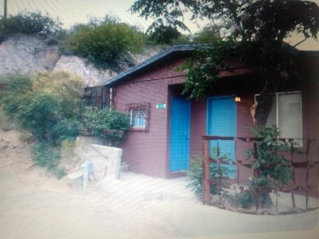 2 Br, 2 bath, Single Family 230 N Roosevelt