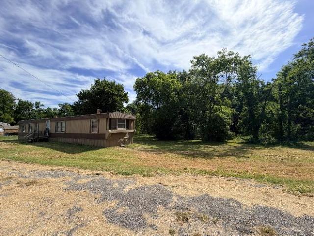 2 Br, 2 bath, Single Family 23416 S Hwy 88