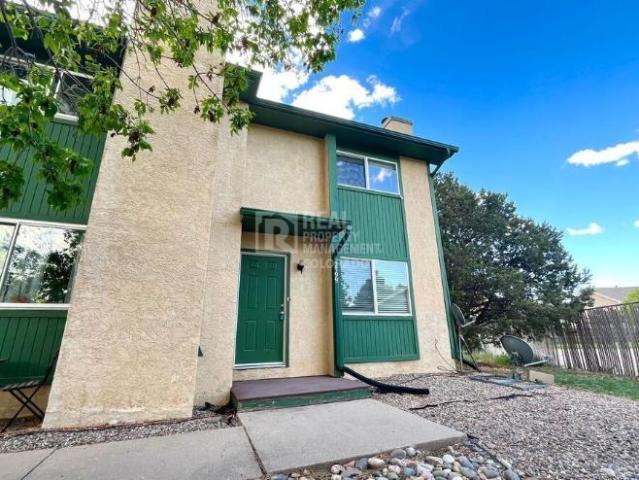 2 Br, 2 bath, Single Family 2399 Washo Cir