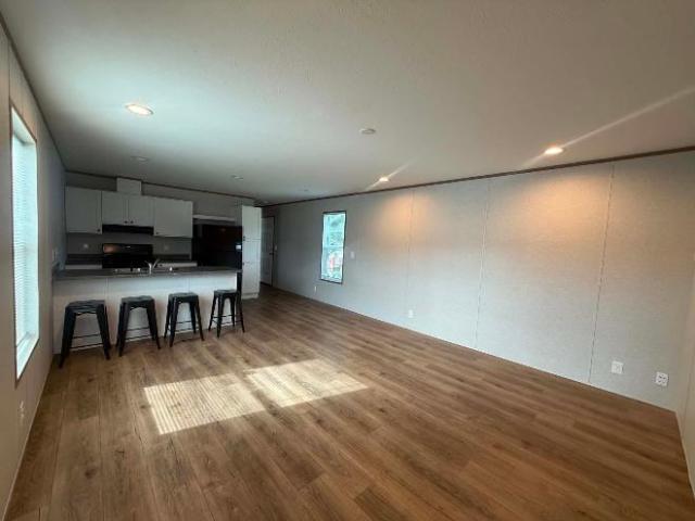 2 Br, 2 bath, Single Family 3451 Ridge Ave