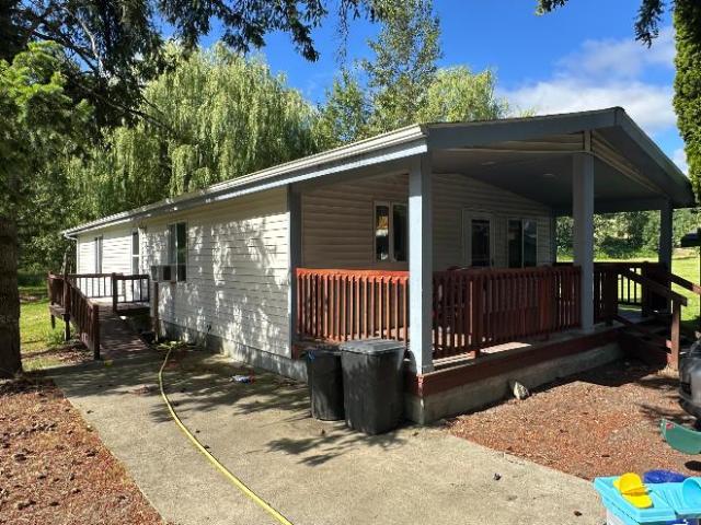 2 Br, 2 bath, Single Family 3697 Lindsay Rd