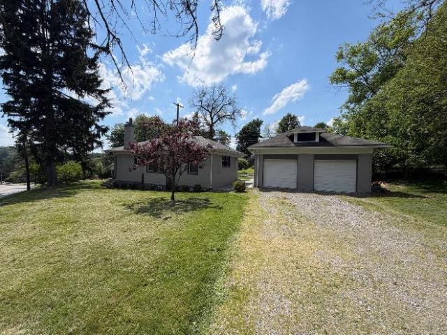 2 Br, 2 bath, Single Family 3855 Mount Royal Blvd