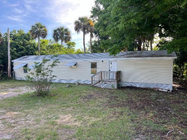 2 Br, 2 bath, Single Family 3931 West Ridgewood