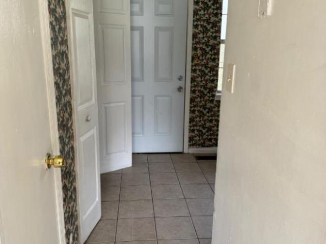 2 Br, 2 bath, Single Family 3953 McClure dr