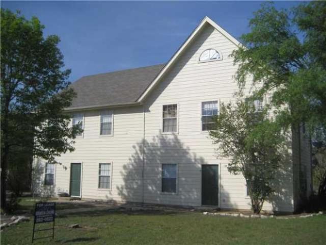 2 Br, 2 bath, Single Family 3003 Whisper Oaks