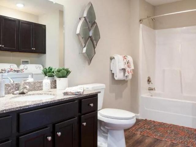 2 Br, 2 bath, Single Family 3017 Coffeetree Ln