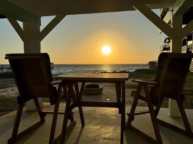 2 Br, 2 bath, Single Family 3021 Laguna Shores Rd