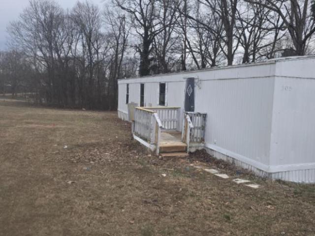 2 Br, 2 bath, Single Family 305 Dowtin Ln