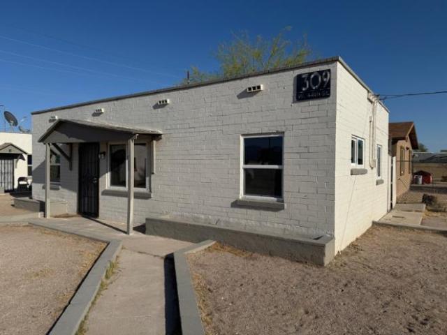 2 Br, 2 bath, Single Family 309 W 44th St