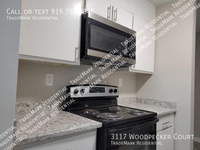 2 Br, 2 bath, Single Family 3117 Woodpecker Ct