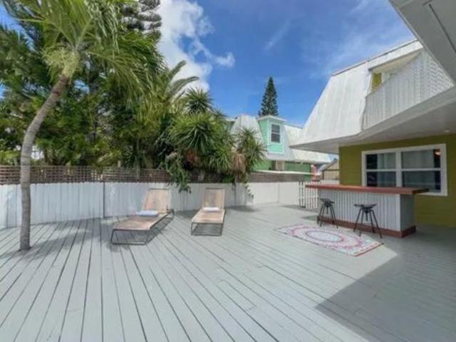 2 Br, 2 bath, Single Family 3218 Harriet Ave