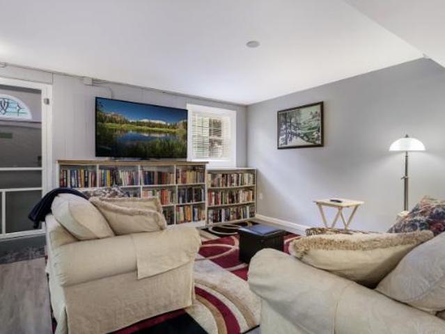 2 Br, 2 bath, Single Family 321 East Jefferson
