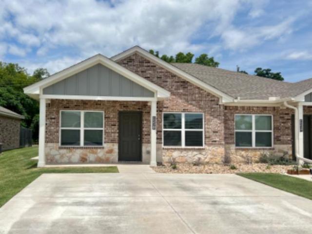 2 Br, 2 bath, Single Family 3225 Belmont Dr