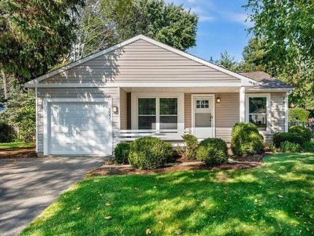 2 Br, 2 bath, Single Family 327 Danbury Dr