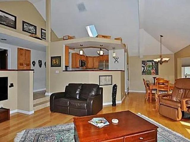 2 Br, 2 bath, Single Family 324 Kealahou St