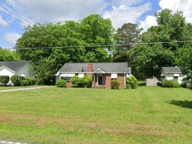 2 Br, 2 bath, Single Family 3305 Calhoun Rd