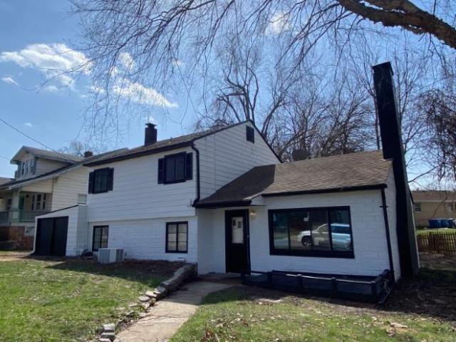 2 Br, 2 bath, Single Family 3325 Brown Street