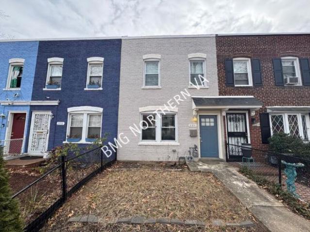 2 Br, 2 bath, Single Family 3351 Clay Pl NE